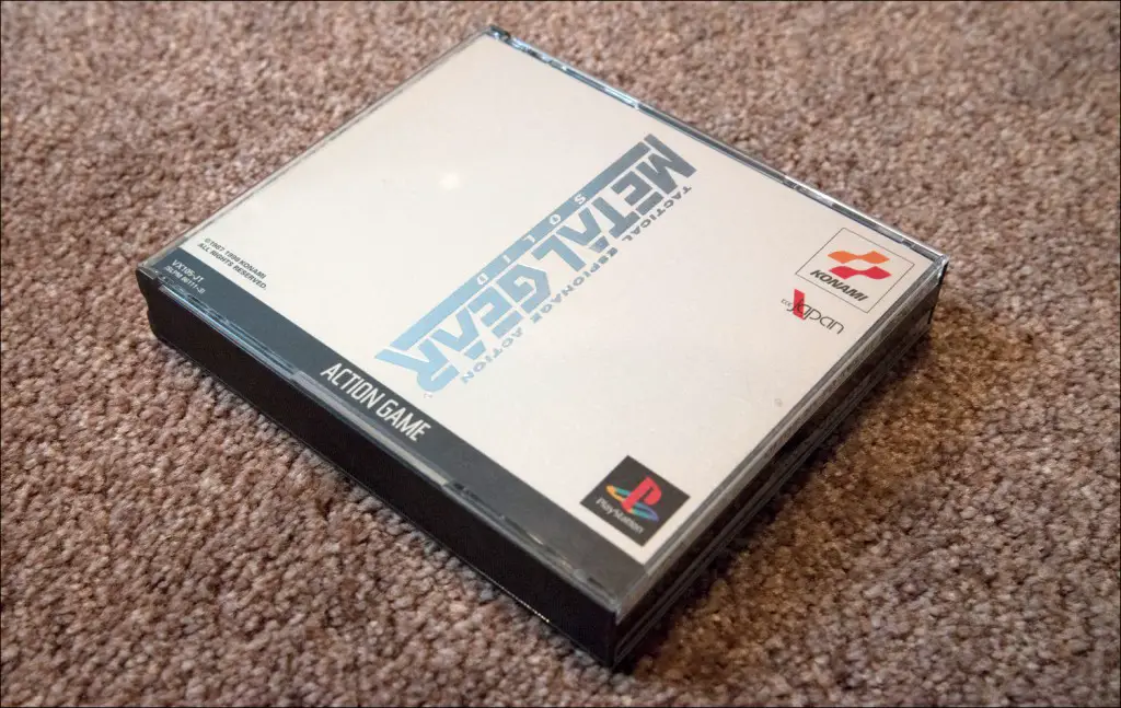 Close Up: Metal Gear Solid Premium Package - Metal Gear Informer