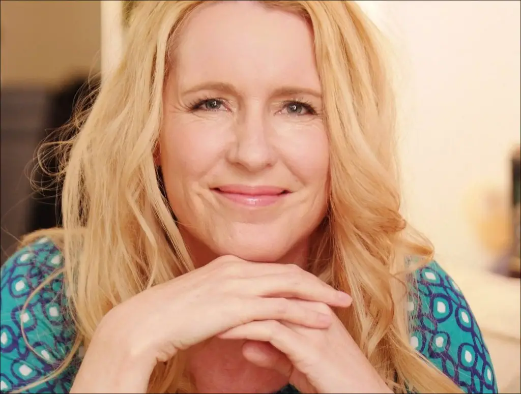 Watch Donna Burke perform Metal Gear Solid songs Calling to the Night ...