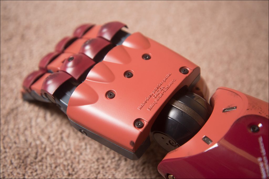 Close Up: Metal Gear Solid V: The Phantom Pain Full-Scale Bionic Arm