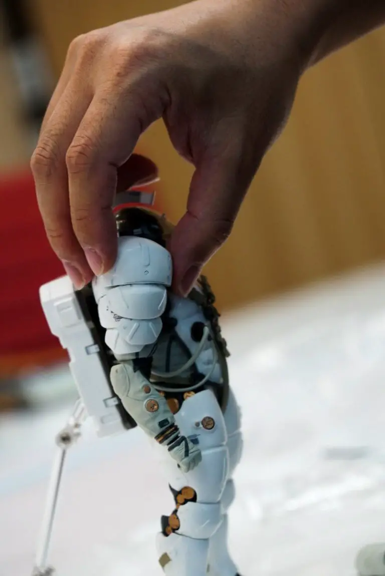 This is the Ludens action figure by Figma, in color - Metal Gear Informer